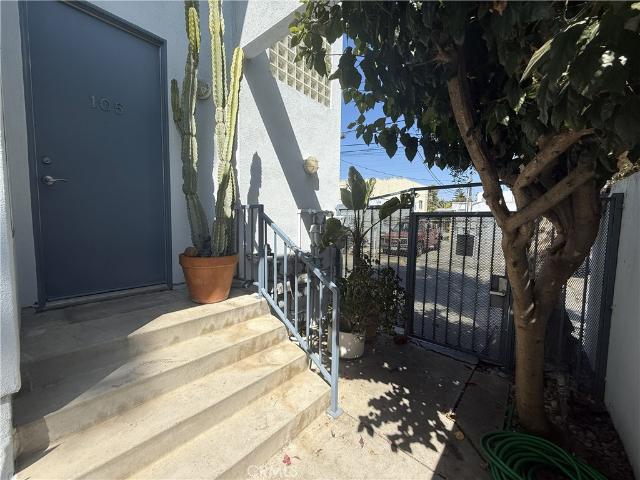2 BR, 4 BA in Santa Monica