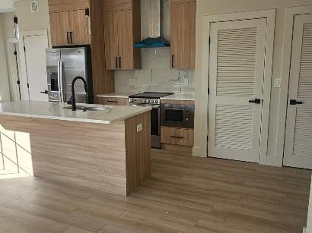 2 Br, 9 bath, Condo 160 Washington St