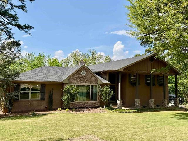 2 Briarwood Ln