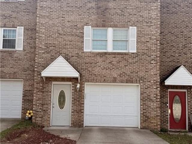 2 Brick Cir, Cross Lanes, WV 25313
