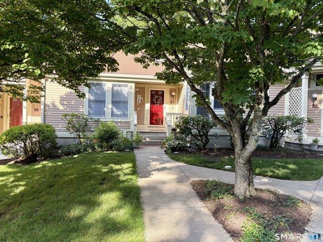 2 Brittania Dr Unit 2, Danbury, CT 06811