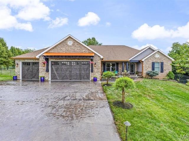 2 Brook Parc Ct, Hillsboro, MO 63050