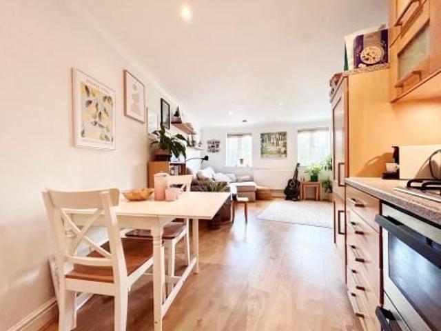 2 Brookbank Close, Cheltenham, GL50