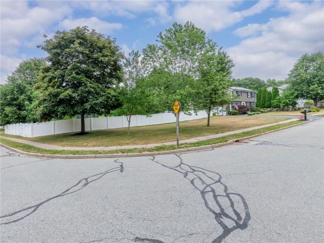 2 Brookfield Road