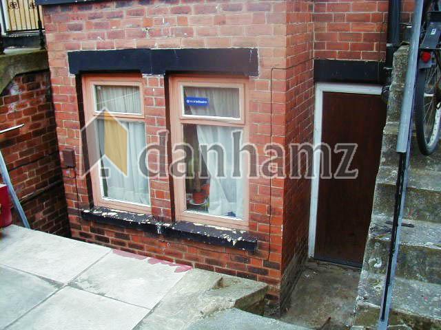 2 Brudenell Avenue Hyde Park Leeds. 4 bed house to rent £1,882 pcm £434 pw