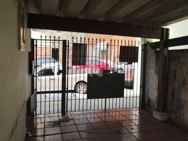 2 Casa térreas GEMINADAS com 2 dormitórios CADA, Vila Romana