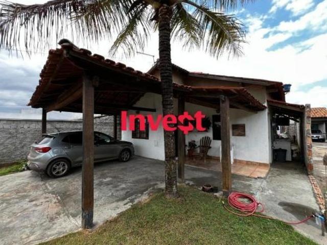 2 Casas no mesmo Lote, 1º com 3 Quartos, 2º com 2 Quartos, Lote de 580m², Dentro de Condomínio n