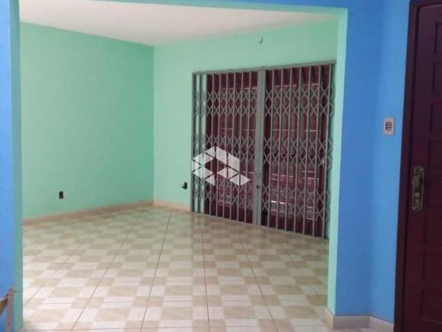 2 Casas no mesmo páteo com 3 quartos cada. Bairro Partenon
