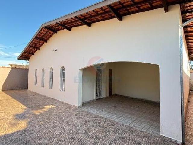 2 casas no mesmo terreno à venda em Hortolândia, Jardim Nossa Senhora de Fátima, com 3 quartos