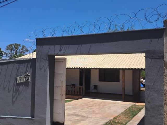 2 Casas a 1 quarteirão da Orla central com piscina, 3 quartos e tudo que você precisa