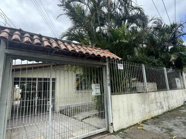 2 Casas! Casa 2 dormitórios, 1 banheiro, cozinha, sala, garagem 3 vagas mais uma casa 1 dormitório