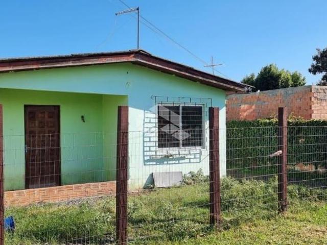 2 Casas com 2 quartos cada, vaga para 6 carros em terreno de 363 m² no Bairro Mathias Velho