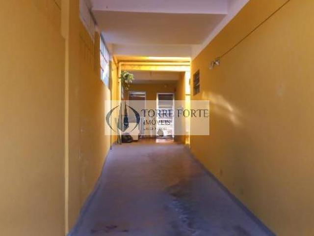 2 casas com 3 dormitórios 4 banheiros + 1 salão na Vila Mafra