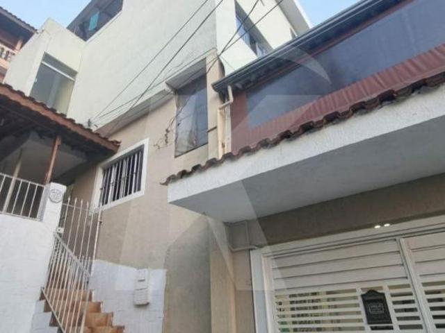 2 Casas de Vila com 3 quartos, quintal e Terraço com churrasqueira 500m do Shopping Metrô Tucuruvi