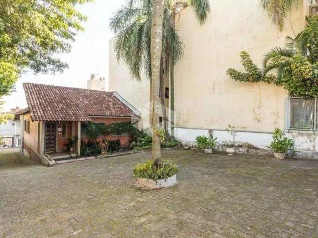 2 casas em um terreno com mais de 1.000 metros!