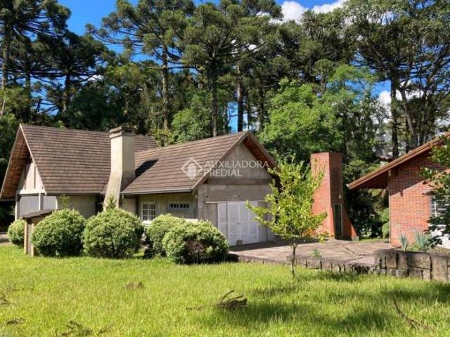 2 casas em 2 terrenos vizinhos na Vila Suzana com potencial para construção de prédios e condomínios