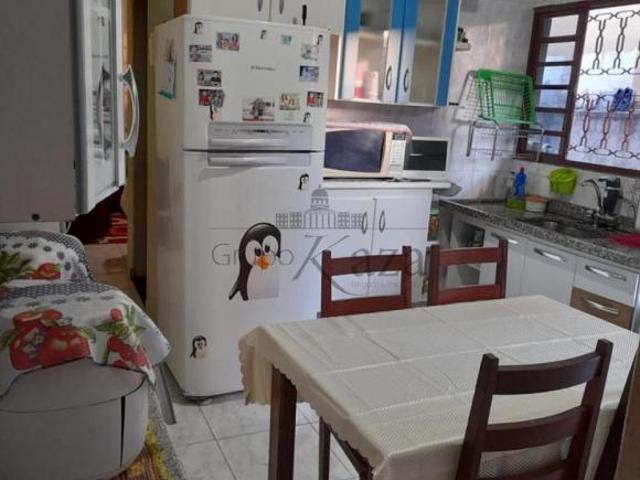 2 Casas Geminada Jardim Satélite 5 Dormitórios 250m². Estuda permuta por a