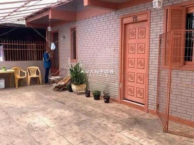 2 casas pelo preço de 1, no bairro Itararé