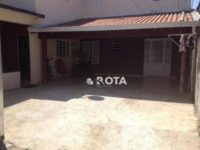 2 casas térreas no mesmo terreno