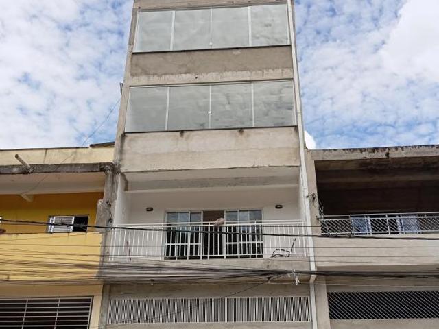 2 Casas 2 dormitórios com 1 suíte, 3 vaga de garagem e uma sala comercial
