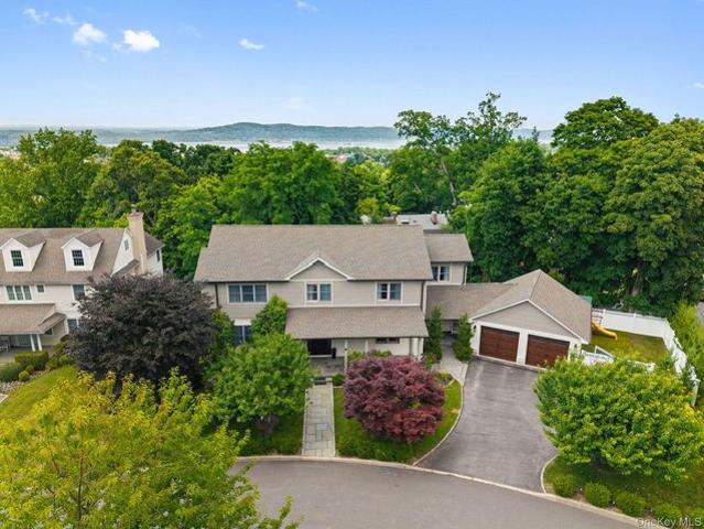2 Castle Hill Close, Dobbs Ferry, NY 10522