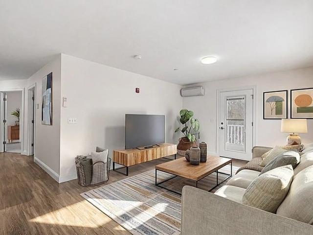 2 Carrier Woods Rd, Scarborough, ME 04074