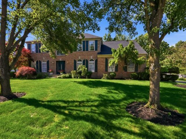 2 Carrington Ct, Sewell, NJ 08080