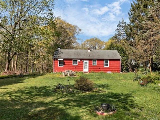 2 Charterhouse Rd, New Milford, CT 06776