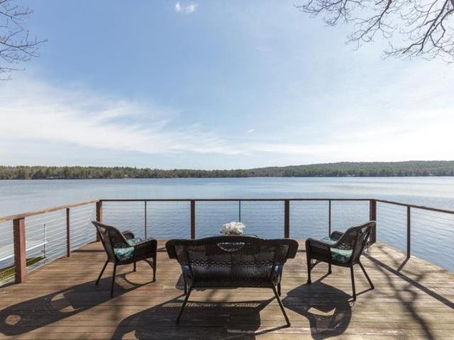 2 Charlie Ln, Deerfield, NH 03037