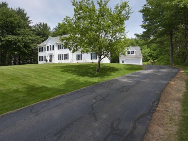 2 Chelsea Dr, Bow, NH 03304