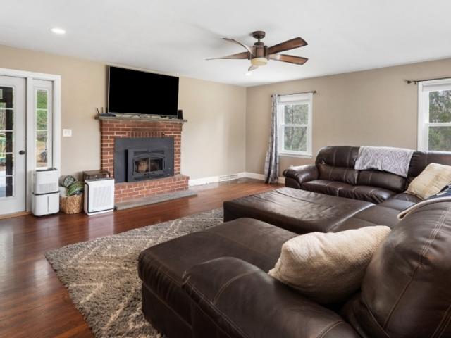 2 Christine Rd