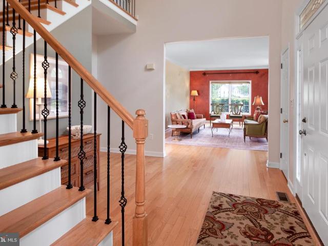 2 Clarendon Court