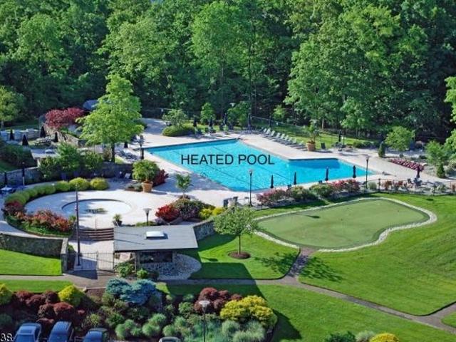 2 Claridge Dr #3DW, Verona, NJ 07044