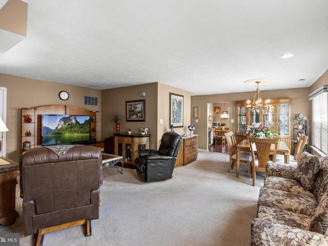 2 Clifford Drive