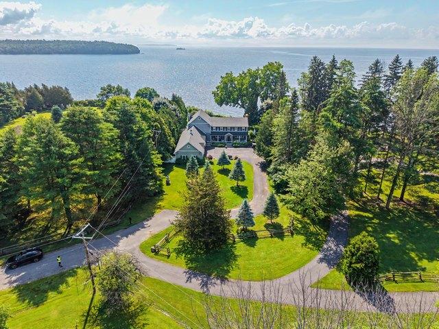2 Coastland Dr, Plattsburgh, NY 12901