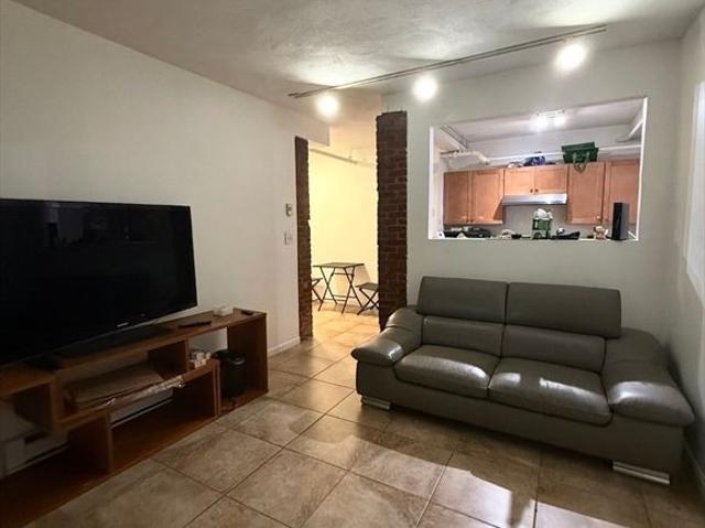 2 Colliston Road Unit 2B, Boston, US, MA