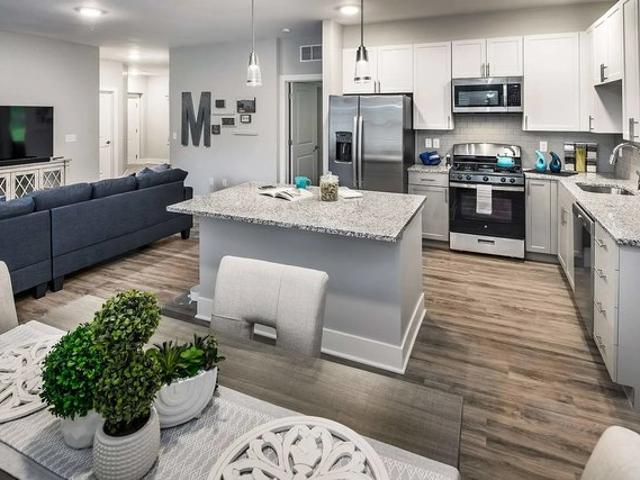 2 Conway St, Freeport, ME 04032