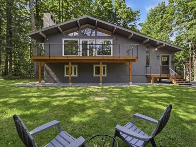 2 Corner Rock Rd, Winhall, VT 05340