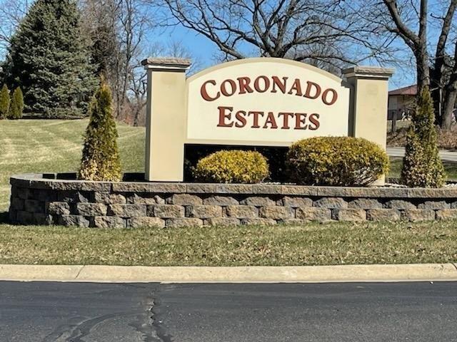 2 Coronado Dr, Jackson, MI 49201