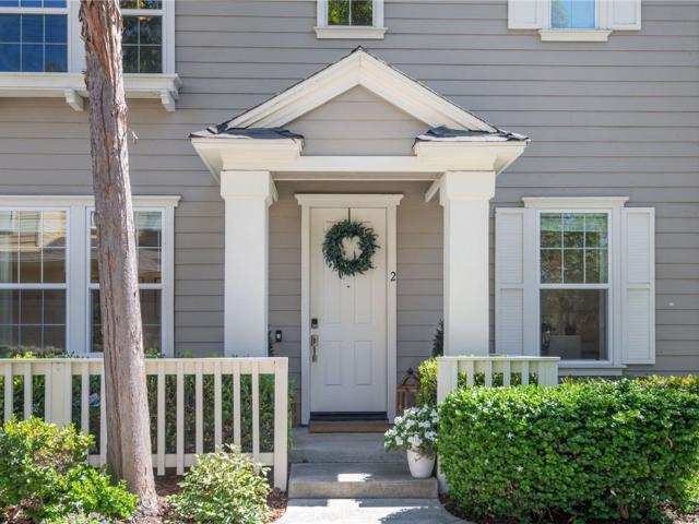2 Corbin St