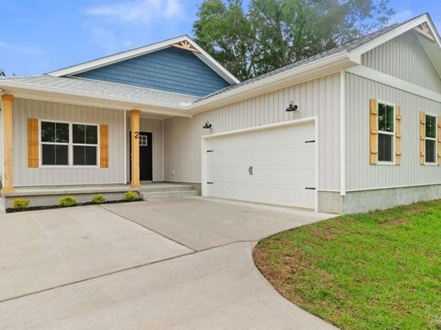 2 Coweta Rd, Cantonment, FL 32533