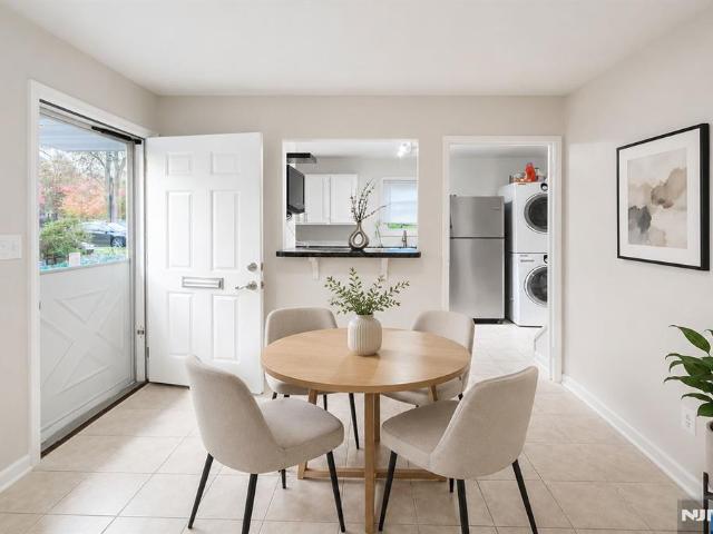 2 Cottage Place # 4