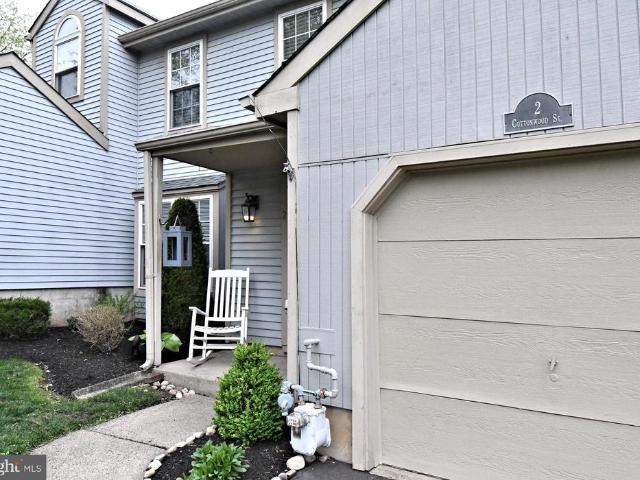 2 Cottonwood Street