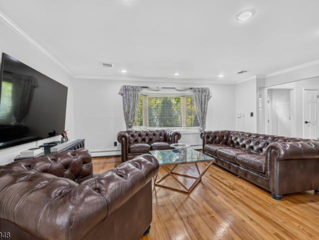2 Country Club Ct