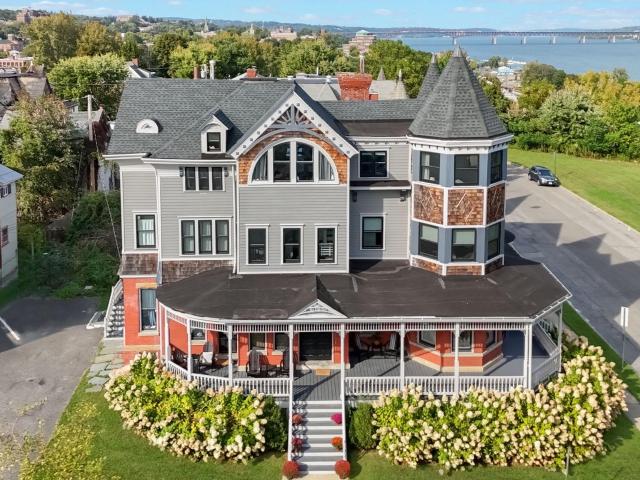 2 Courtney Avenue
