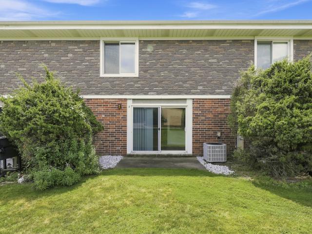 2 Cour Masson, Palos Hills, IL 60465 | MLS #12694