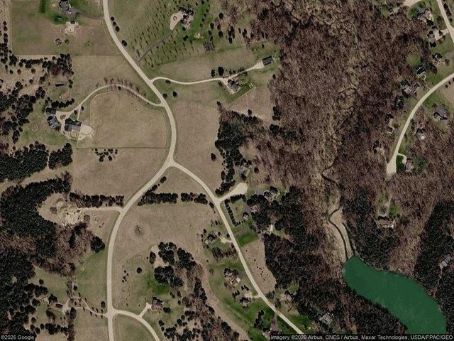 2 Cove Ct, Galena, IL 61036