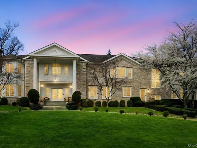 2 Coventry Ct, Larchmont, NY 10538