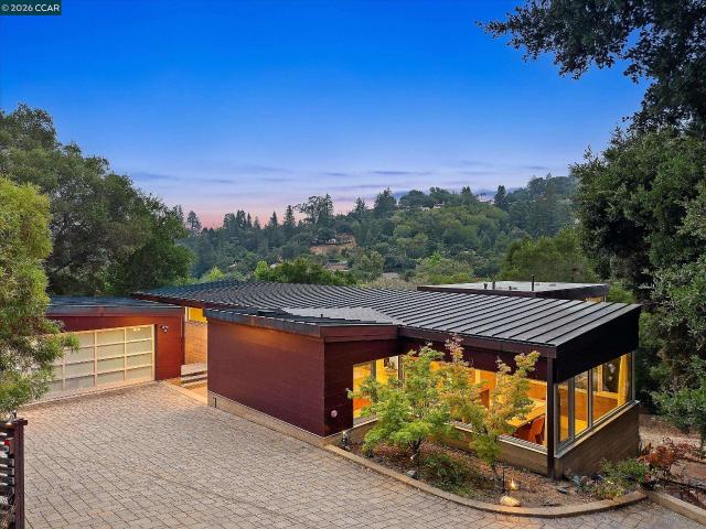 2 Crane Ct