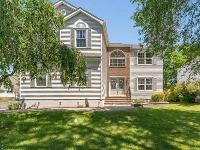 2 Craft Farm Dr, Bridgewater Twp, NJ 08807